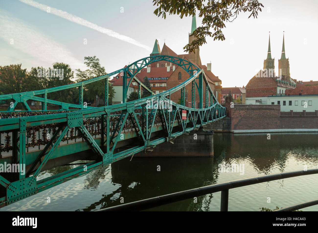Autumn morning at Tumski Bridge in Wroclaw, Dolny Slask, Poland Stock ...