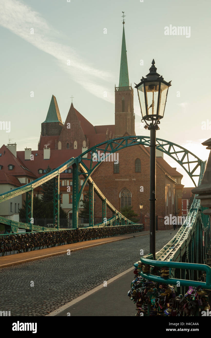 Autumn morning at Tumski Bridge in Wroclaw, Dolny Slask, Poland Stock ...