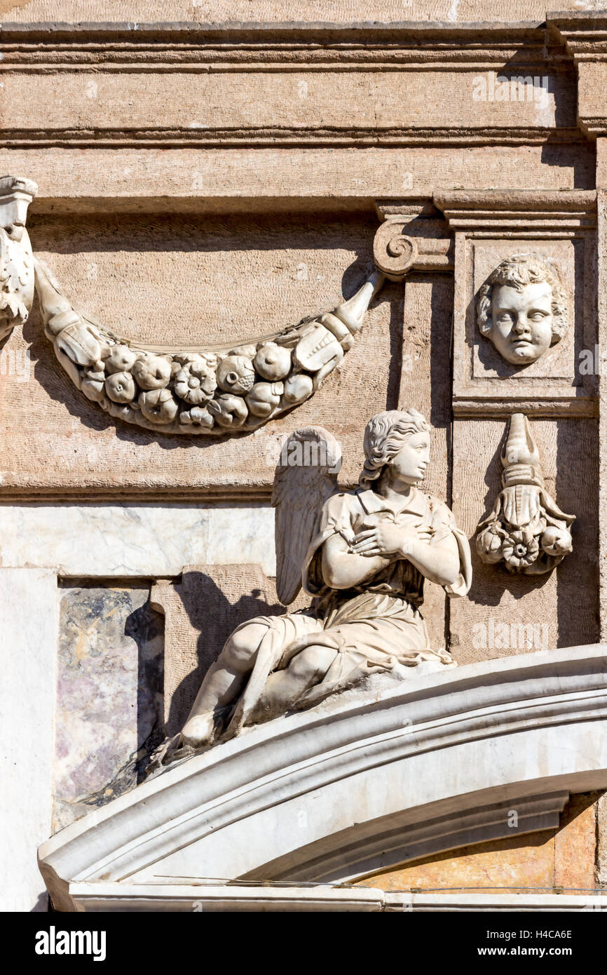 the statue of an angel in adoration Stock Photo - Alamy
