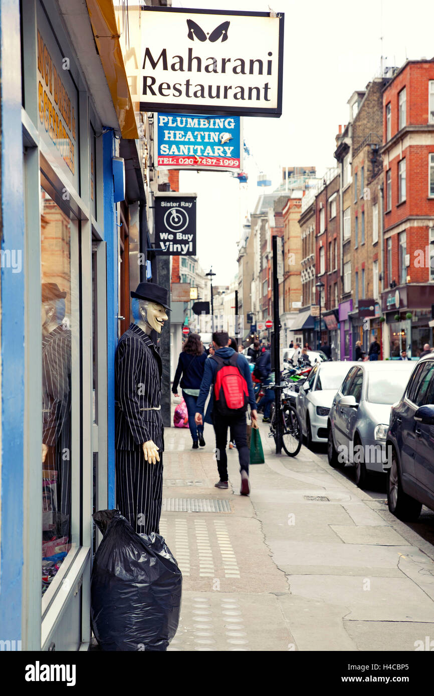 Footpath, houses, town, architecture Stock Photo - Alamy