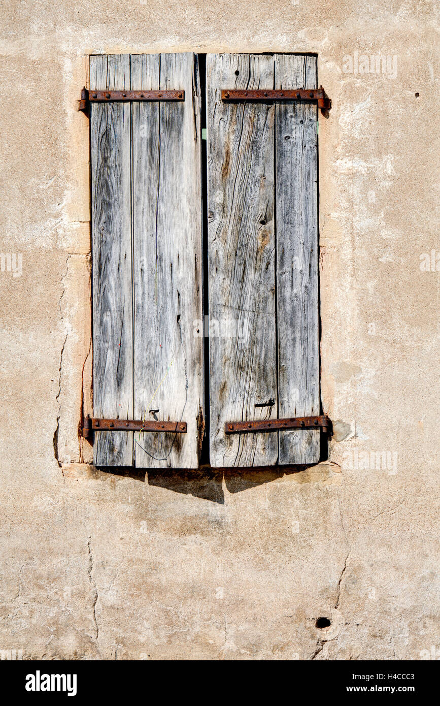 Window, shutter, house facade, Tournus, Département Saône-et-Loire ...