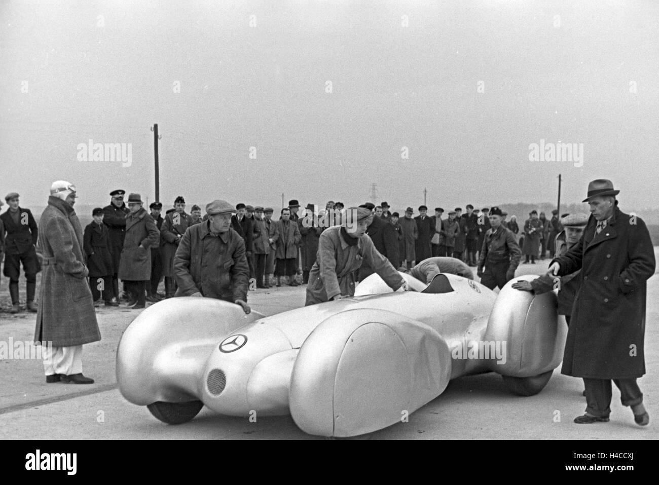 The German racing driver Rudolf Caracciola (on the left) in Mercedes ...