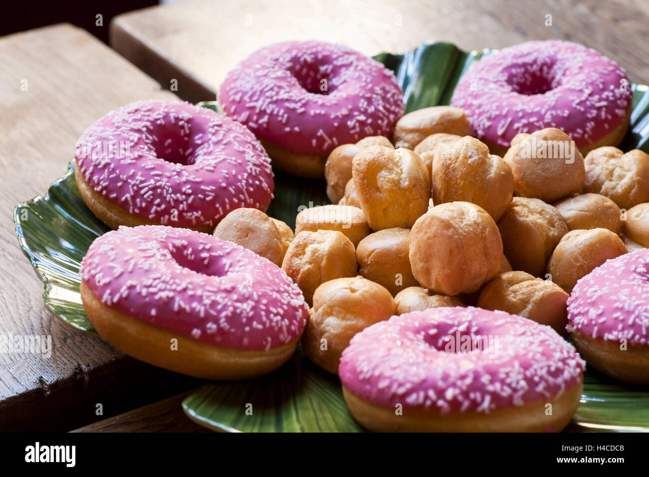 Cream doughnuts hi-res stock photography and images - Alamy
