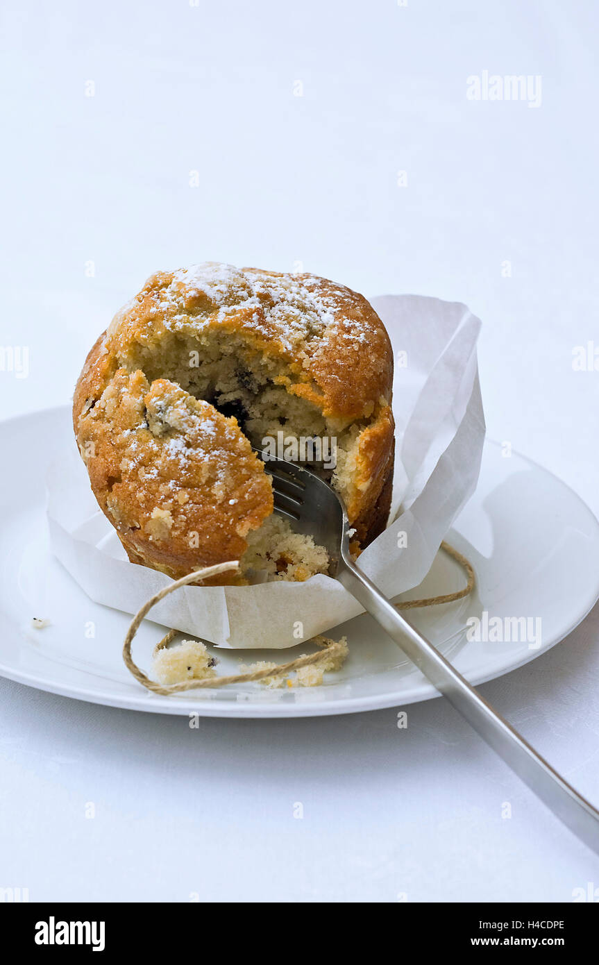 Blueberry muffin, cut open Stock Photo - Alamy