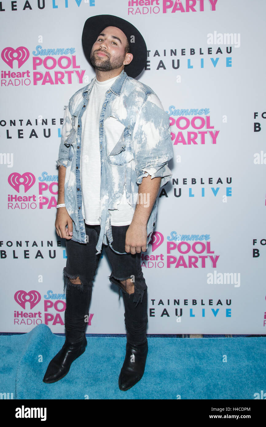 Parson James arrives on the blue carpet at the iHeart Radio Summer Pool ...