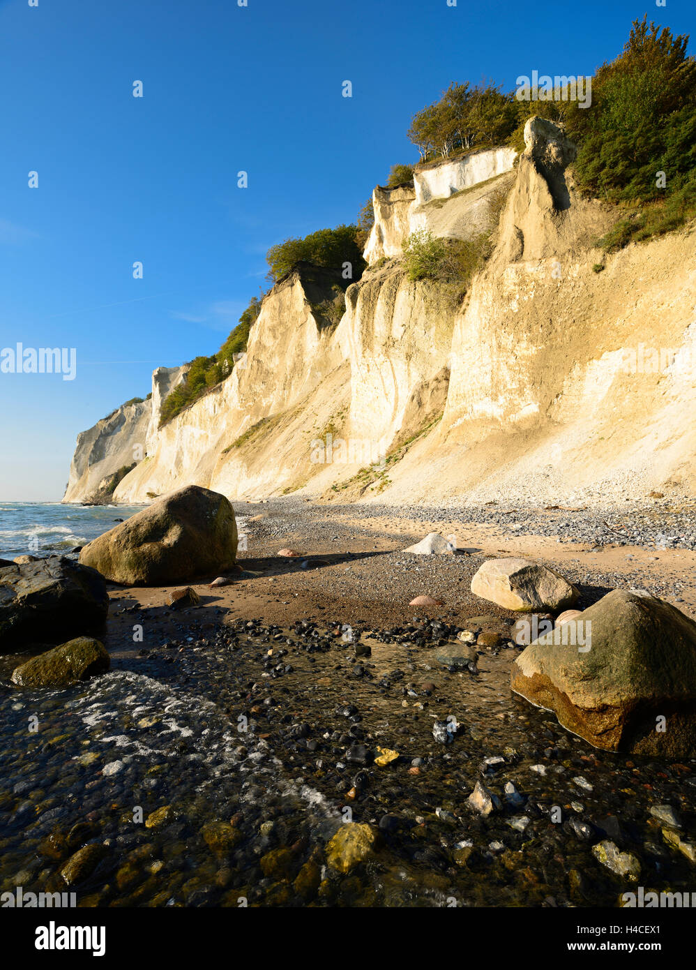 Chalk cliff denmark moen beach hi-res stock photography and images - Alamy