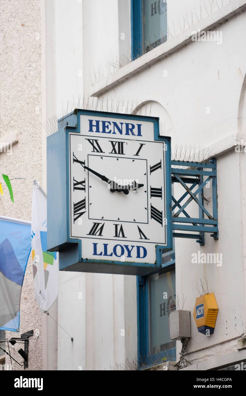 town clock on wall Stock Photo - Alamy