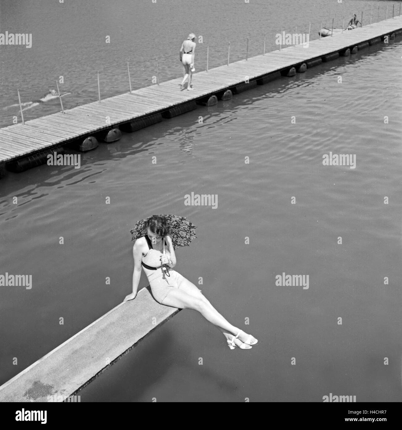 Sprungbrett Black and White Stock Photos & Images - Alamy