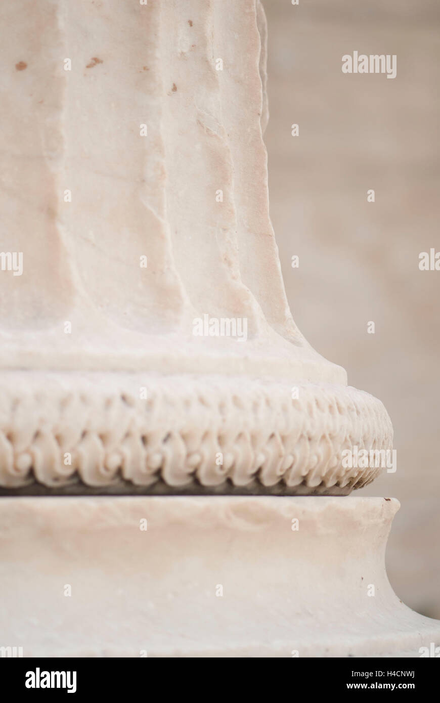 Doric column base hi-res stock photography and images - Alamy