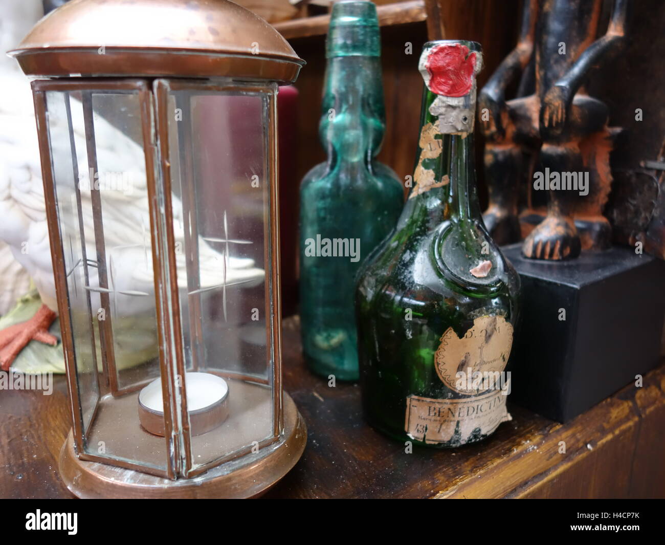 Assorted vintage objects Stock Photo - Alamy