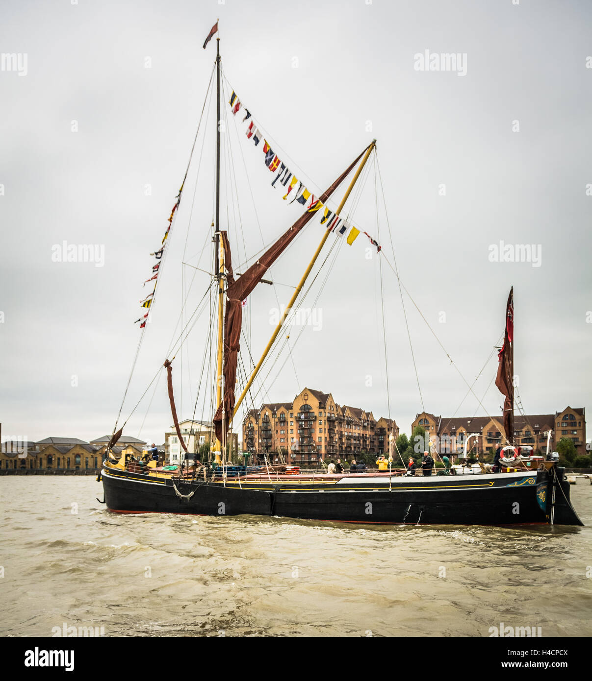 Thames sailing barge history hi-res stock photography and images - Alamy