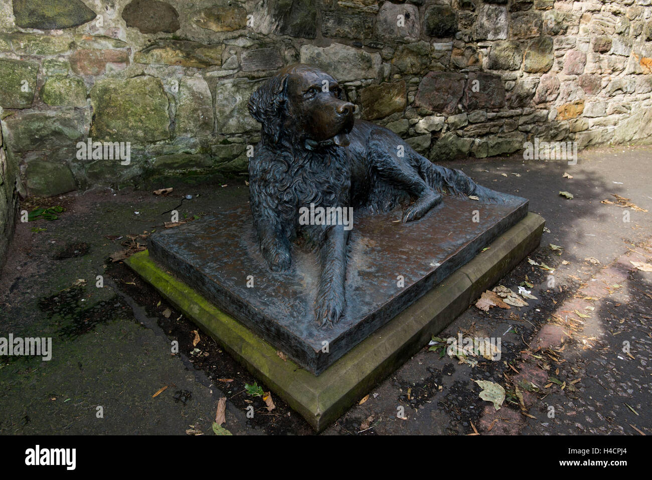 Princes Street Gardens, Edinburgh, Scotland. The Statue of Bum the dog ...