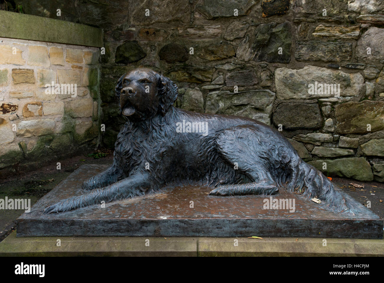 Princes Street Gardens, Edinburgh, Scotland. The Statue of Bum the dog ...