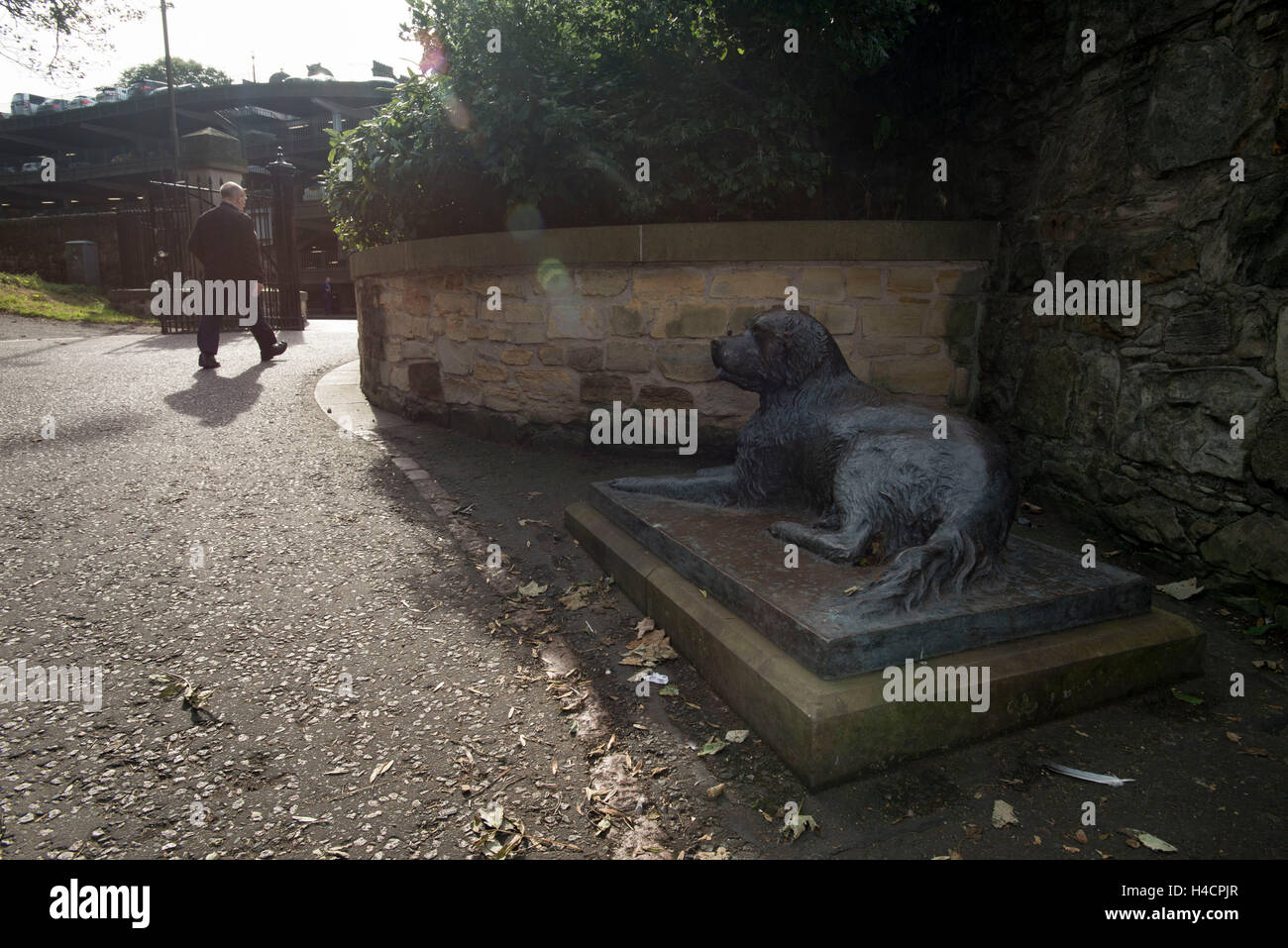 Princes Street Gardens, Edinburgh, Scotland. The Statue of Bum the dog ...
