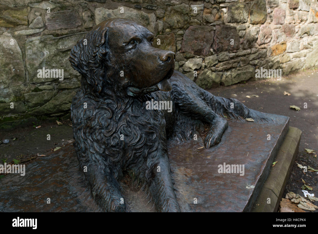 Princes Street Gardens, Edinburgh, Scotland. The Statue of Bum the dog ...