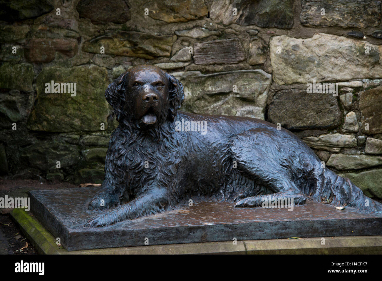 Princes Street Gardens, Edinburgh, Scotland. The Statue of Bum the dog ...