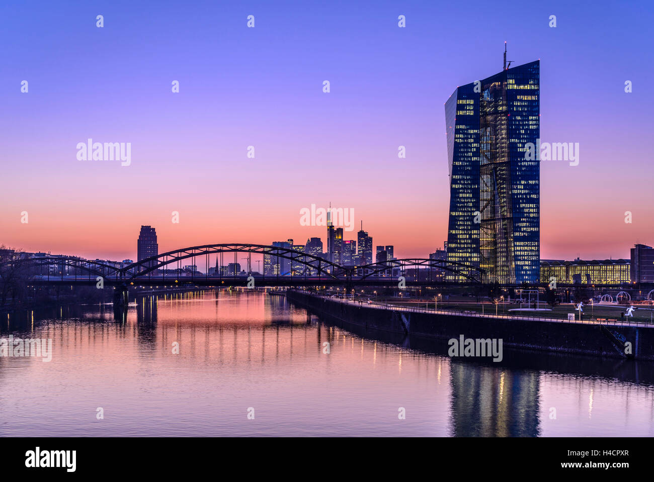Bike river main frankfurt hi-res stock photography and images - Alamy