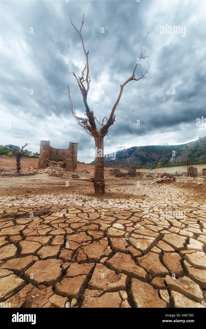 Village abandoned and flooded by a reservoir Stock Photo - Alamy