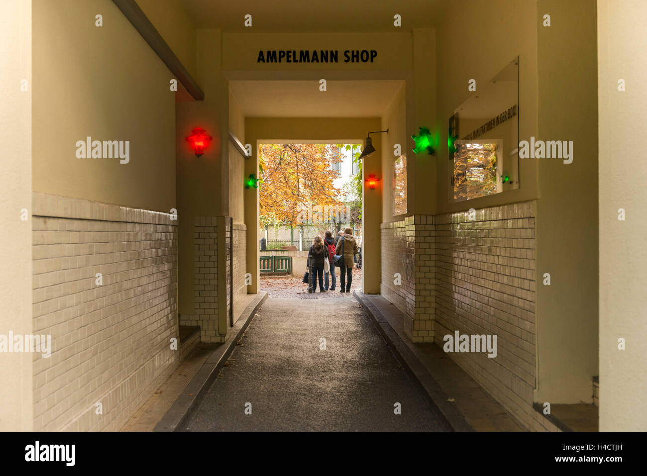 Germany, Berlin, hack ash courts, Ampelmann shop Stock Photo - Alamy
