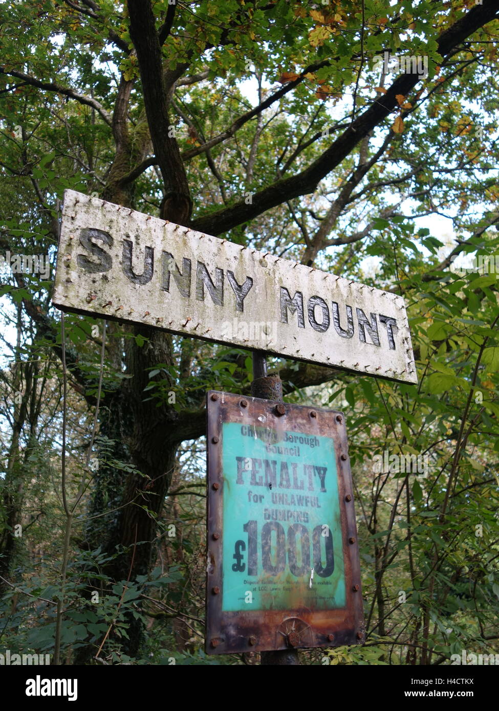 Wrong turn sign hi-res stock photography and images - Alamy