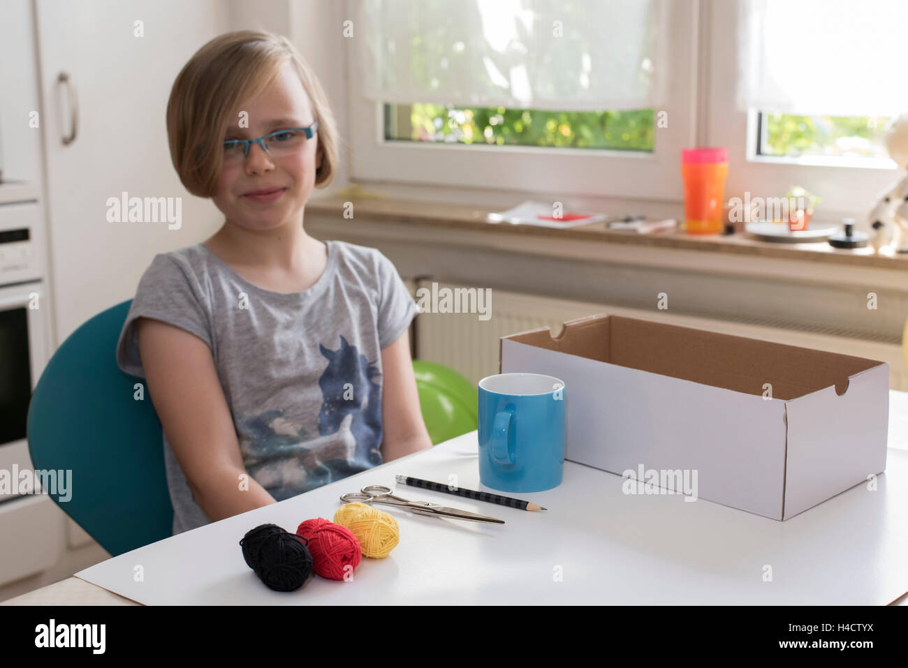 Easily: Bracelets wool do handicraft Stock Photo - Alamy