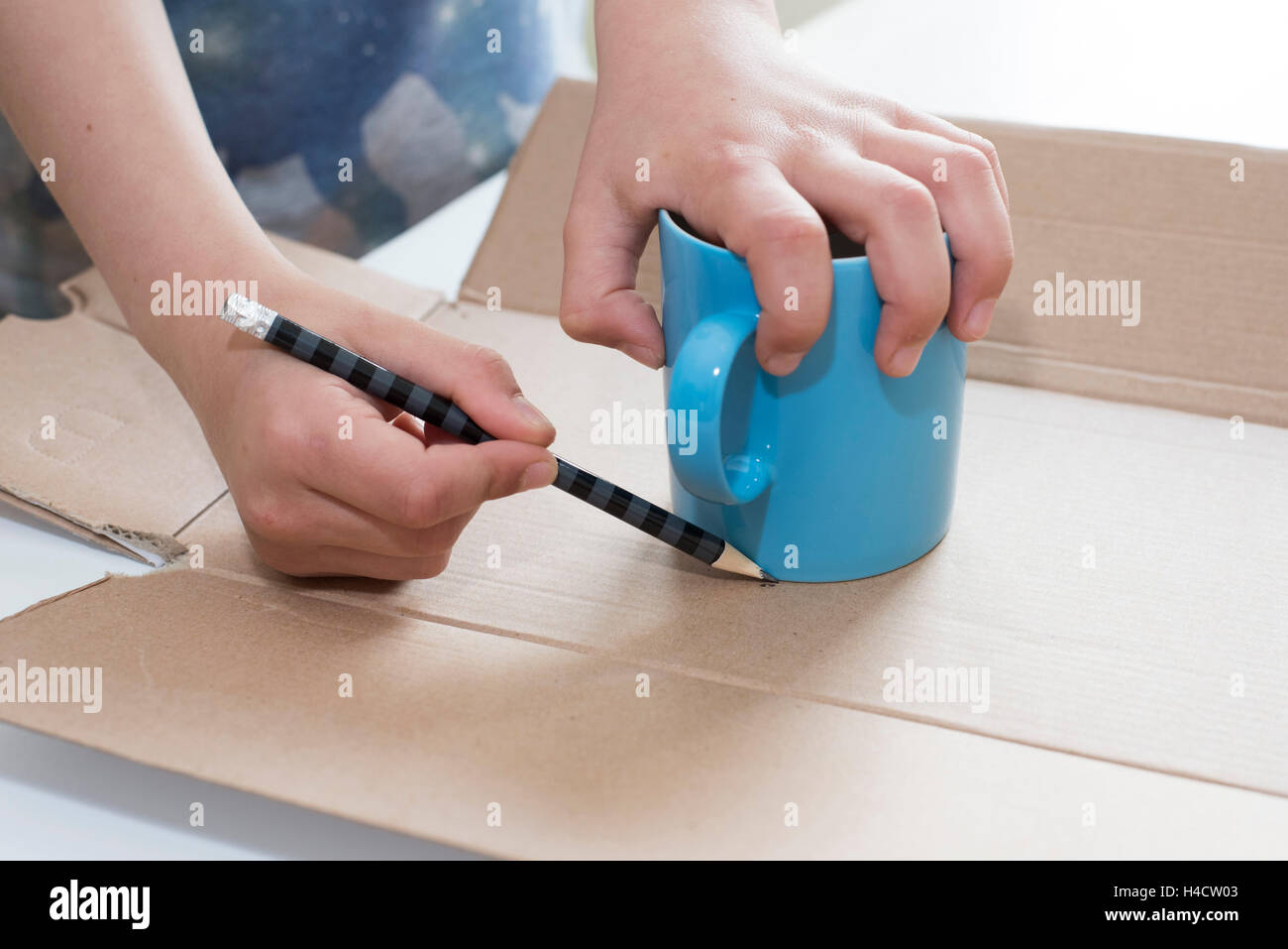 Easily: Bracelets wool do handicraft Stock Photo - Alamy