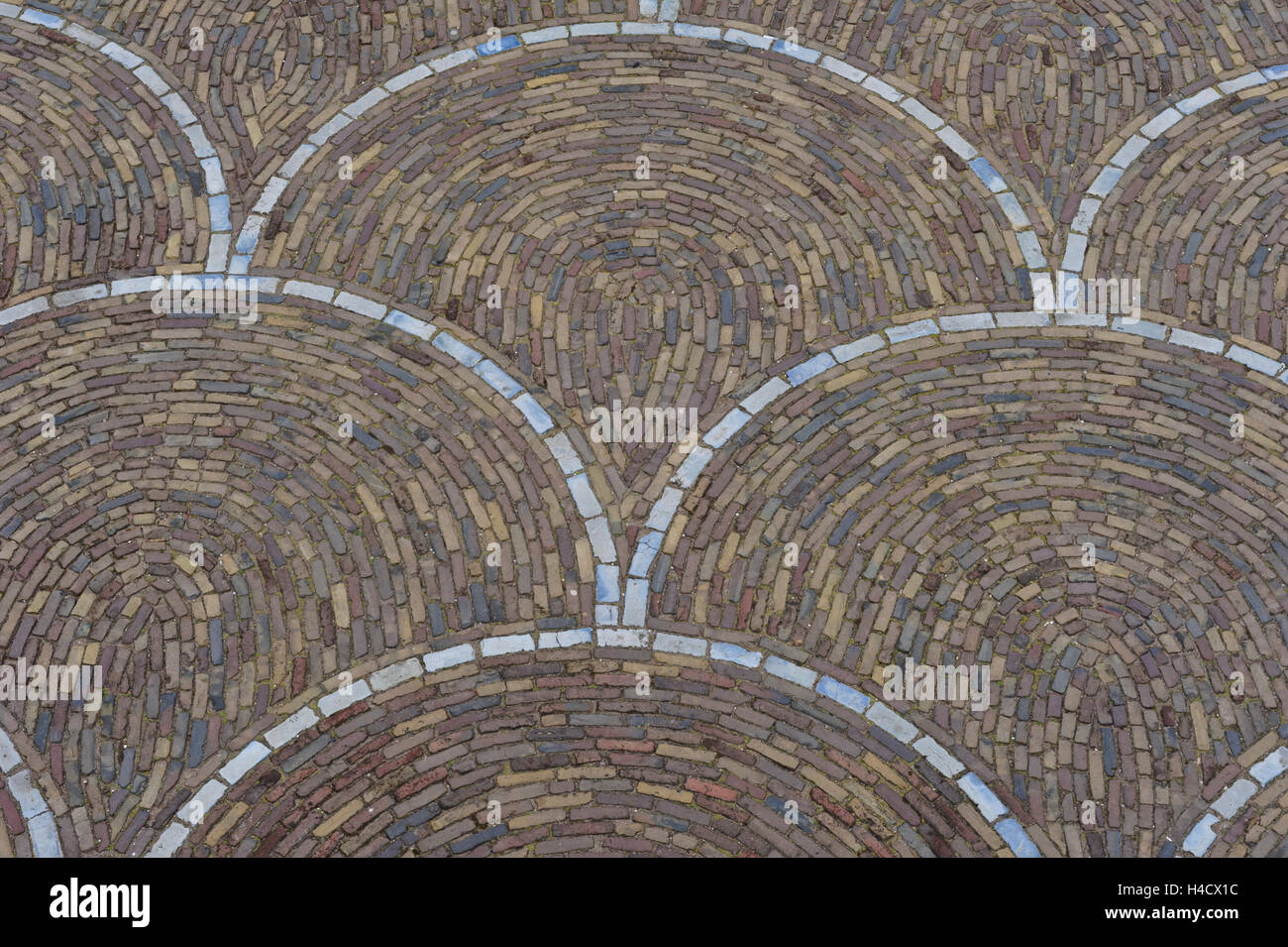 Circular pattern pavement at Keukenhof garden in Lisse, Holland ...