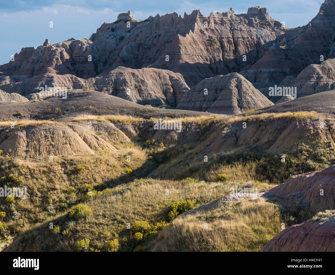 Yellow Mounds and peaks, Badlands Loop Road scenic drive, Badlands ...