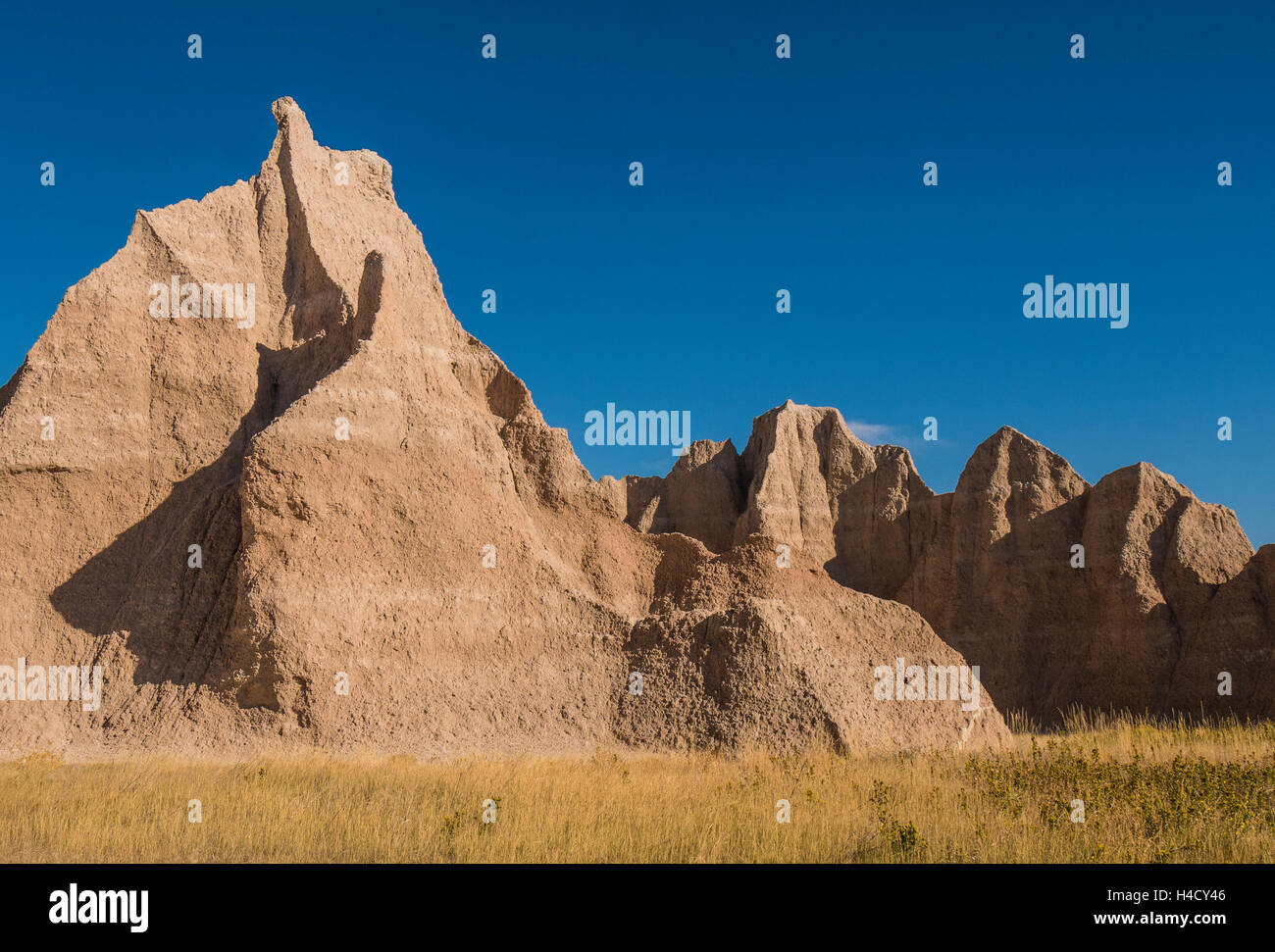 Peaks and crags along the Castle Trail, Badlands National Park, North ...