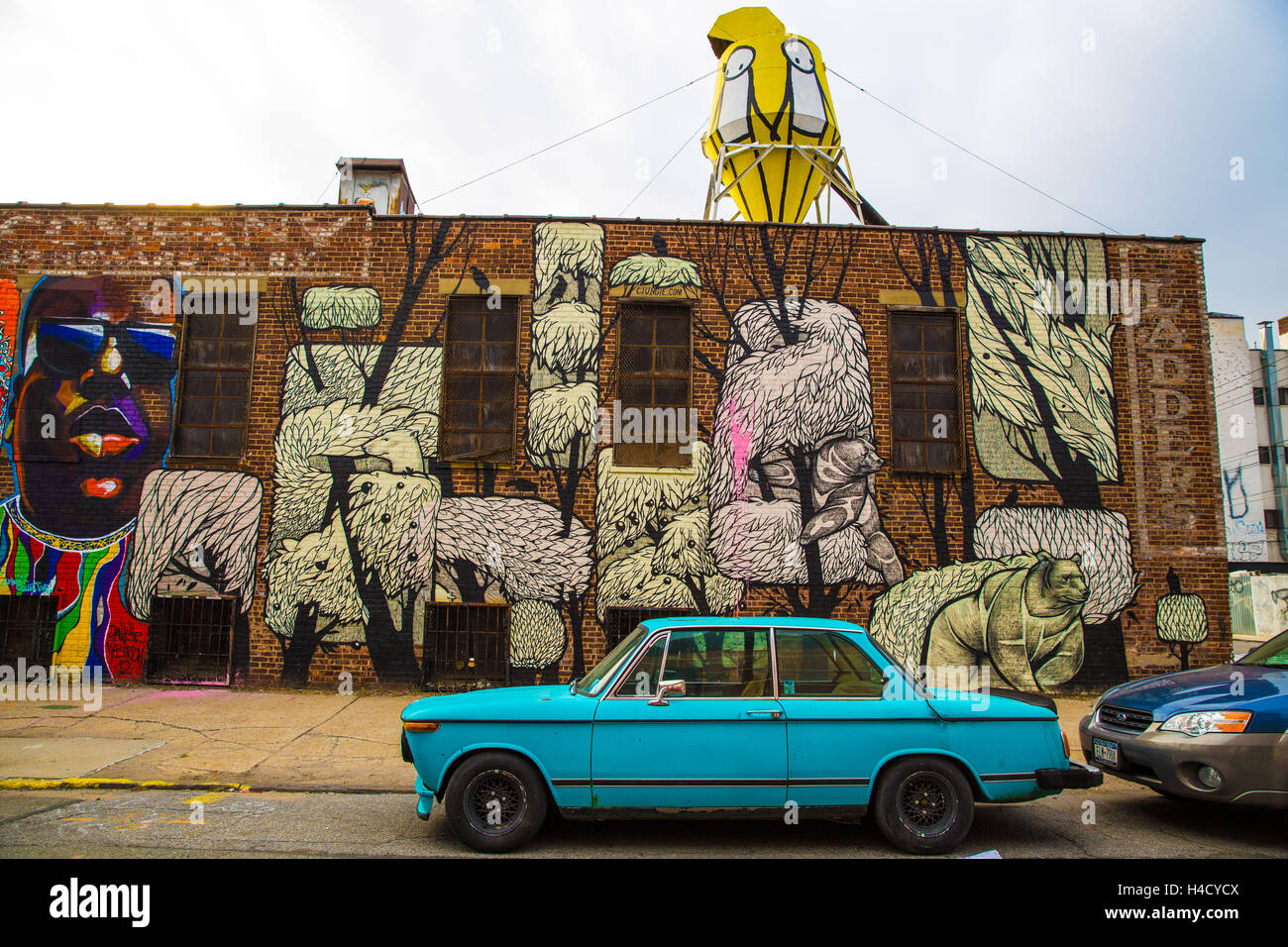 Usa urban graffiti buildings hi-res stock photography and images - Alamy