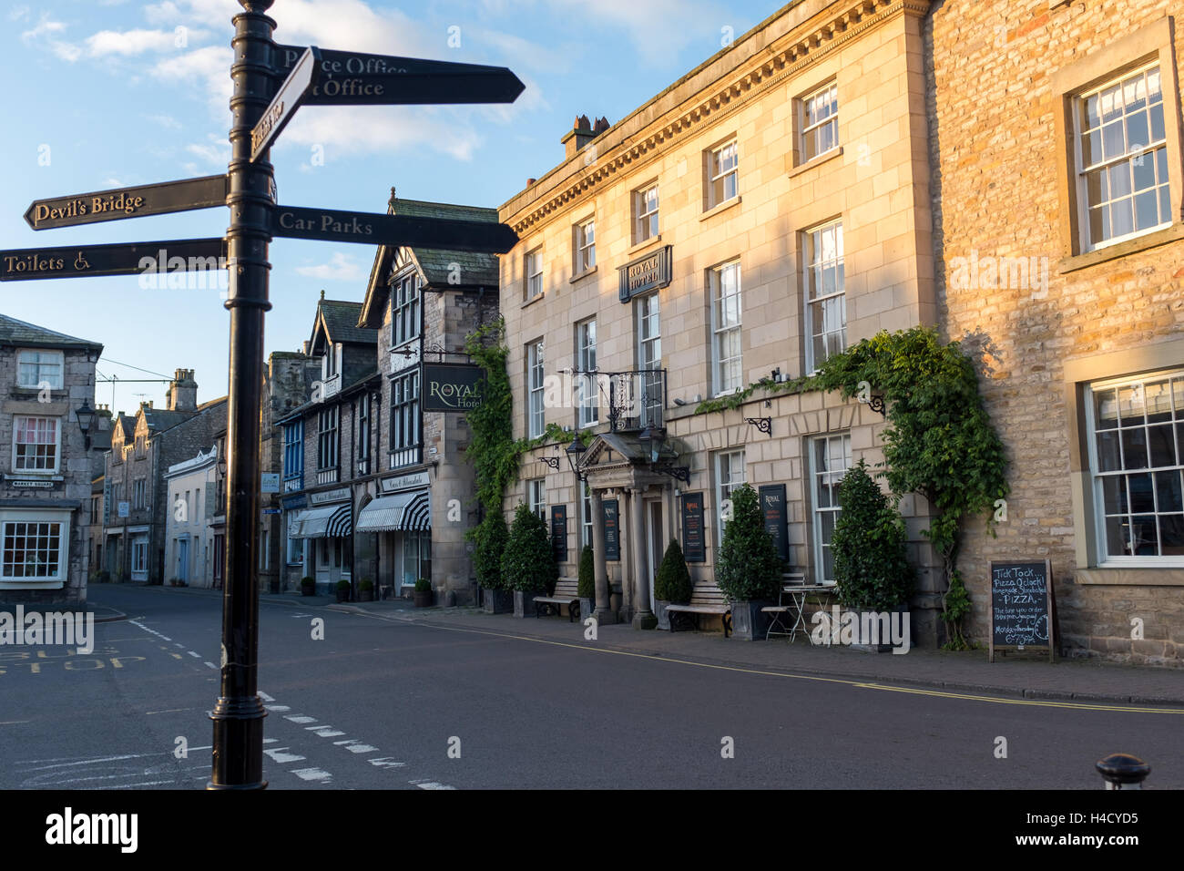Kirkby lonsdale hi-res stock photography and images - Alamy