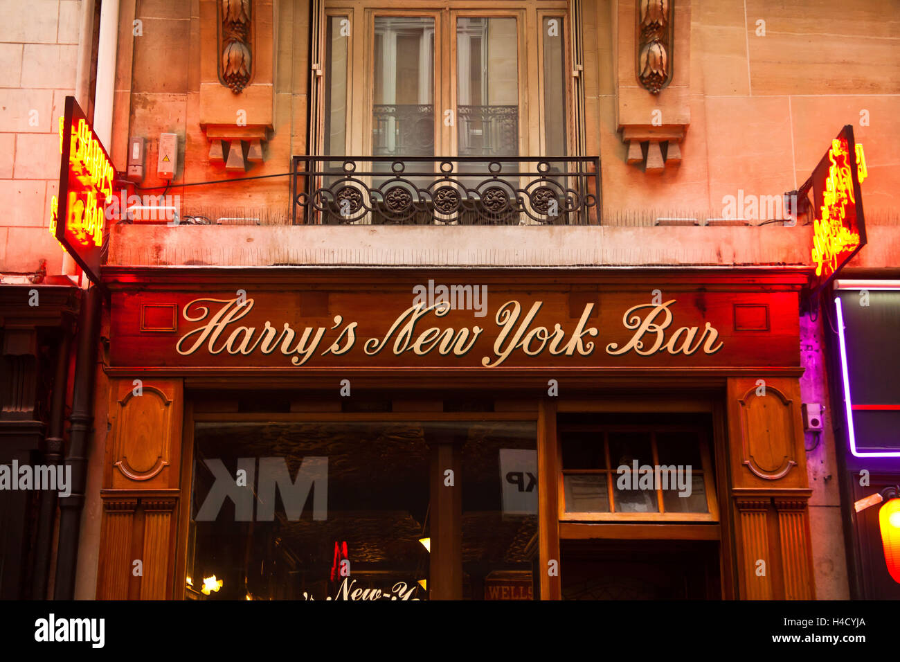 Harry's bar paris hi-res stock photography and images - Alamy