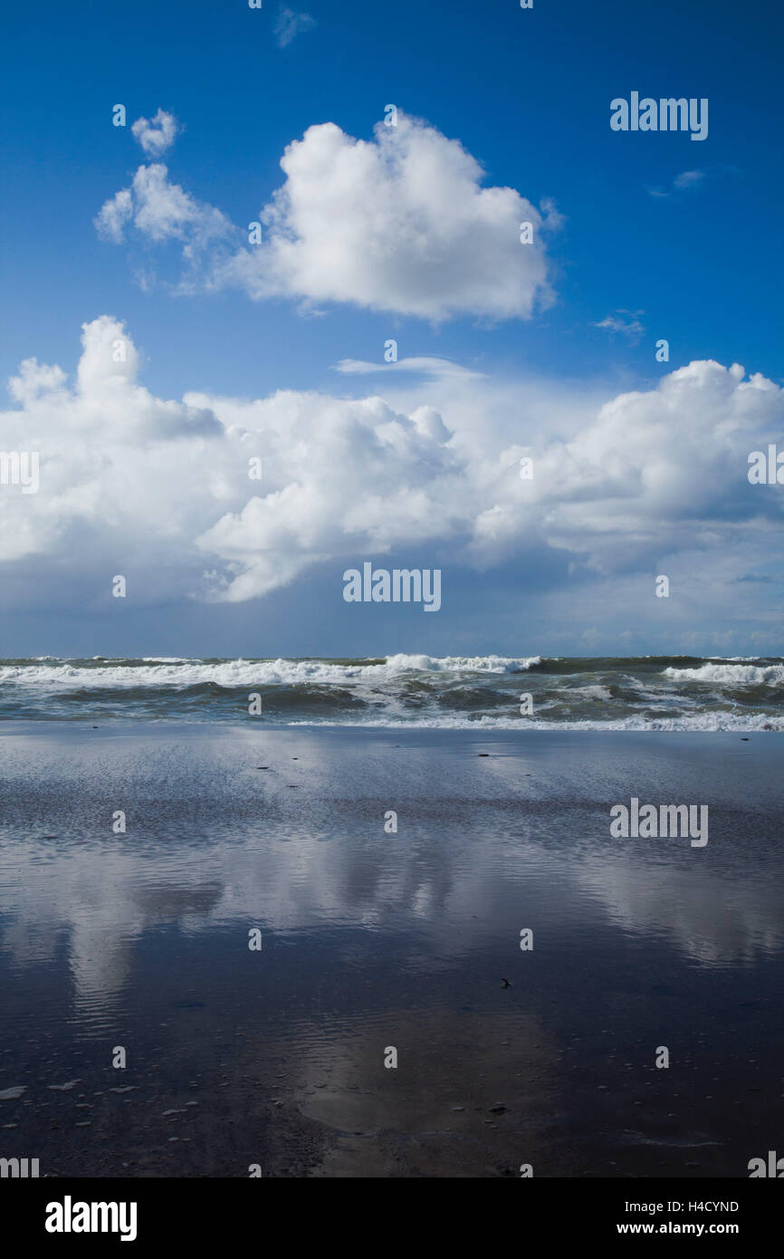 beach of the North Sea with thunderclouds Stock Photo - Alamy