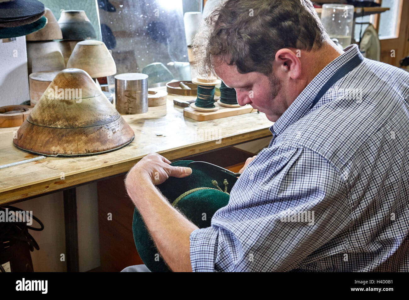 Milliner, craftsman, workshop Stock Photo - Alamy