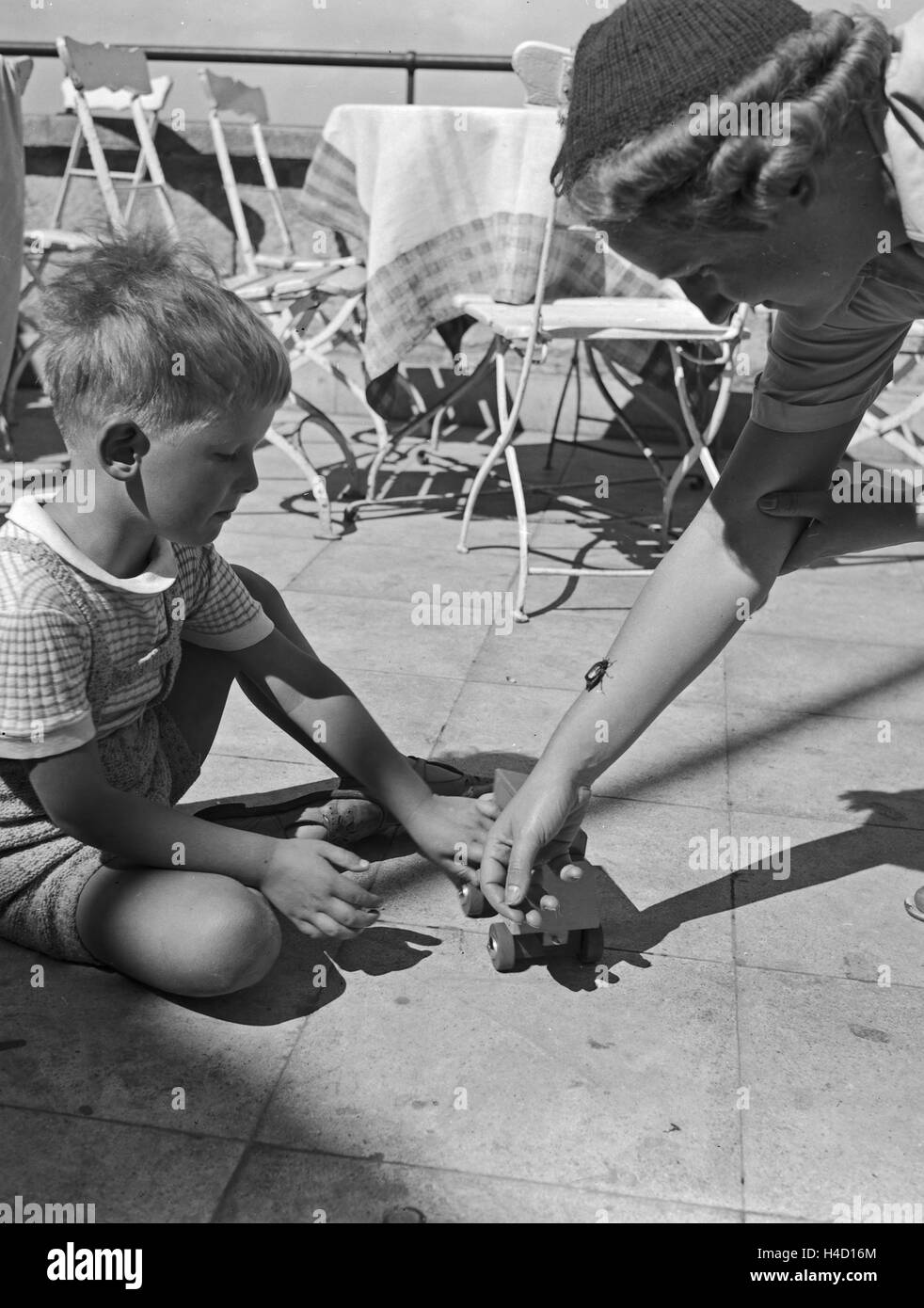 Kind im Deutschland der 1930er Jahre. Child in Germany's 1930s Stock ...