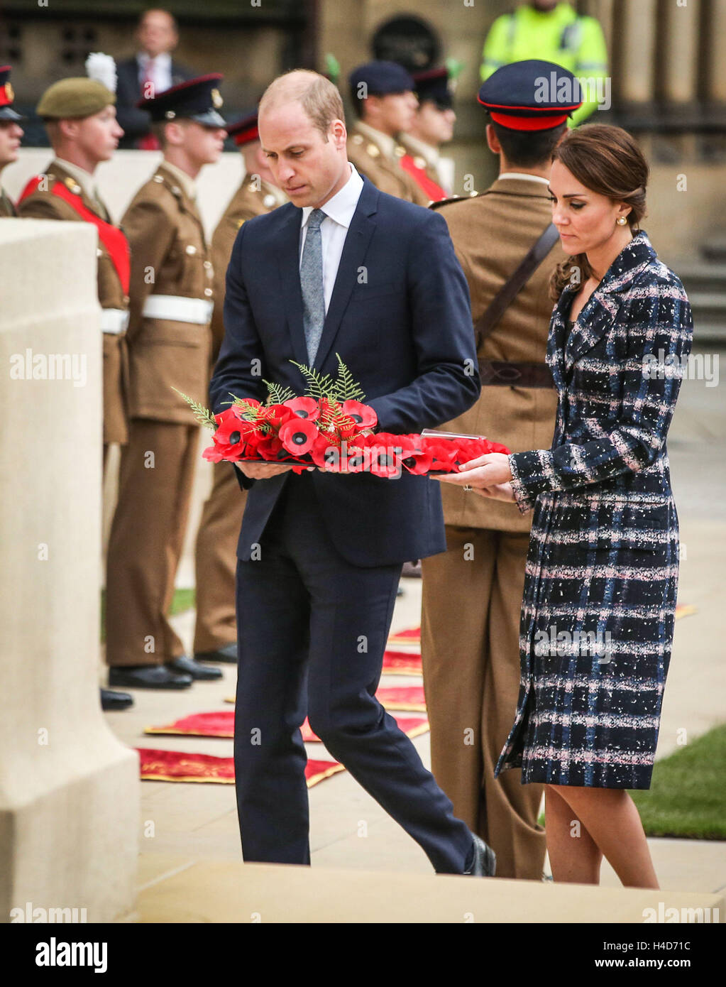 The Duke and Duchess of Cambridge at Manchester Town Hall, where they ...