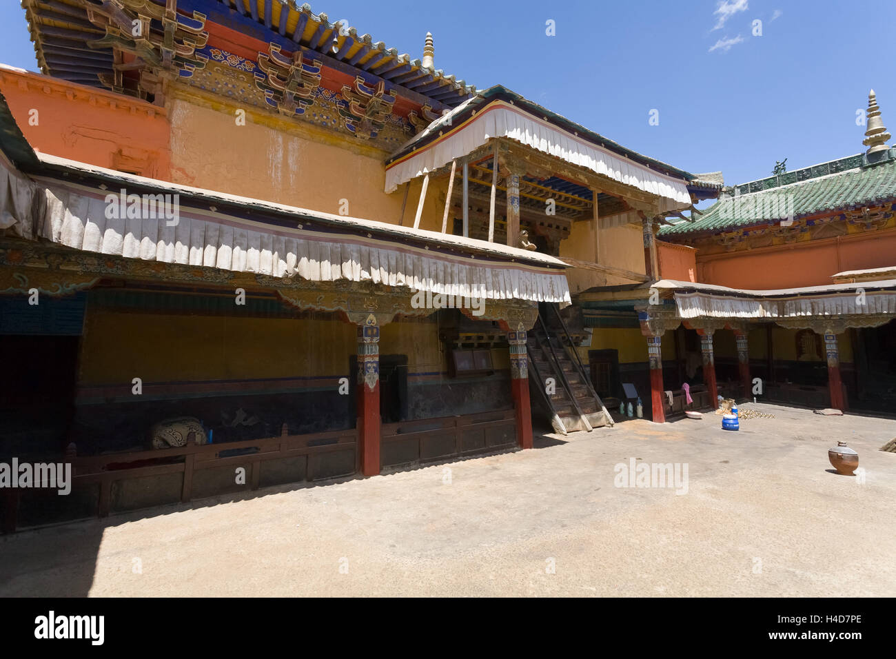 Tibetan construction hi-res stock photography and images - Alamy