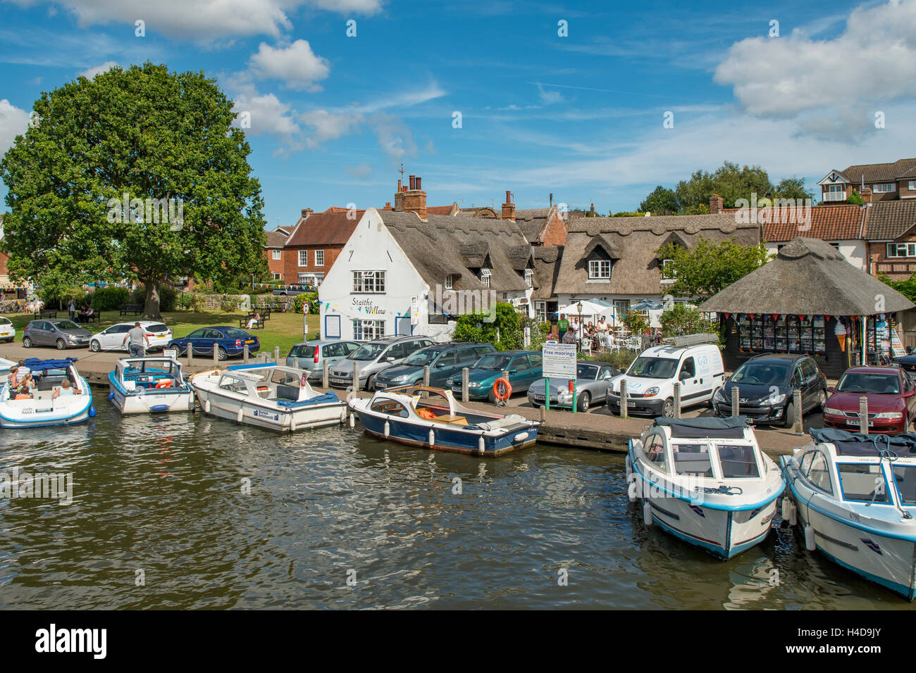 River Bure and Staithe and Willow, Horning, Norfolk, England Stock ...