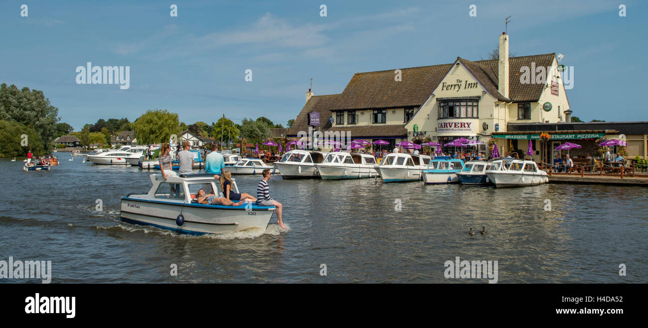 Ferry inn norfolk broads hi-res stock photography and images - Alamy