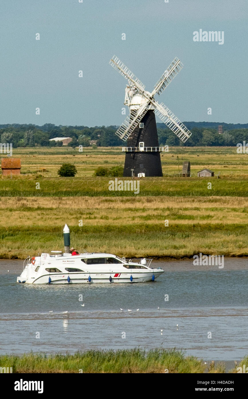 Reedham norfolk broads hi-res stock photography and images - Alamy