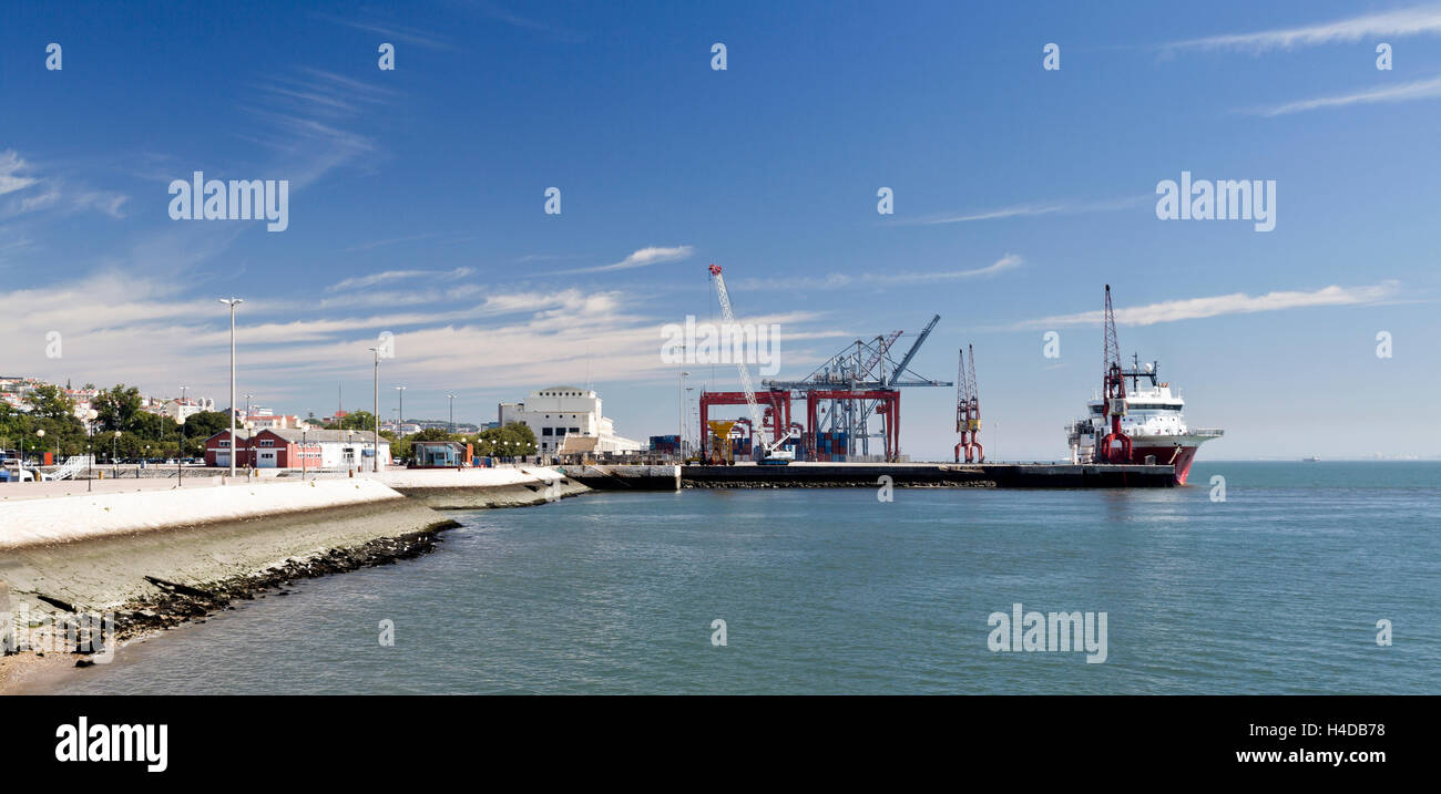 Commercial docks hi-res stock photography and images - Alamy