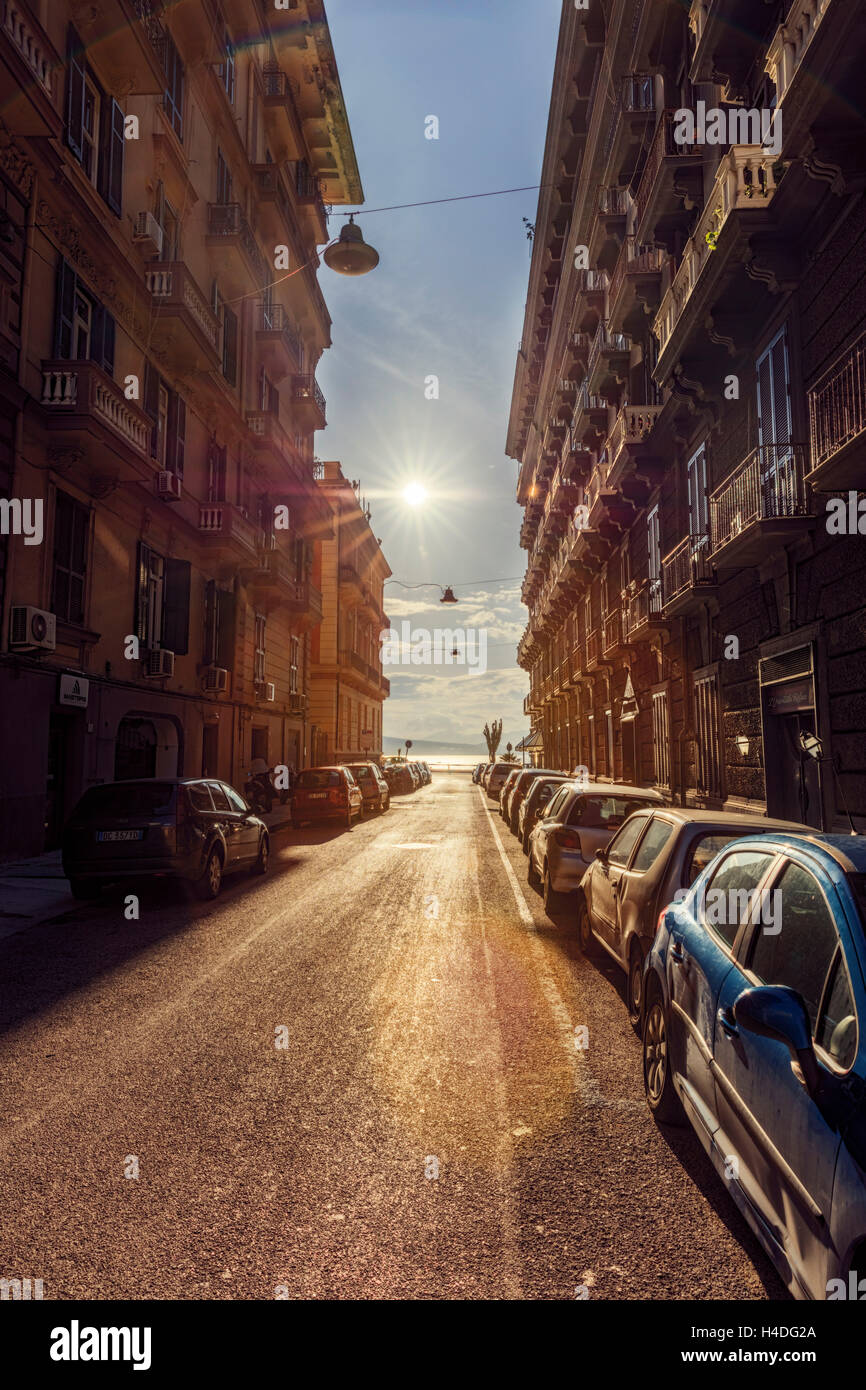 Back streets naples hi-res stock photography and images - Alamy