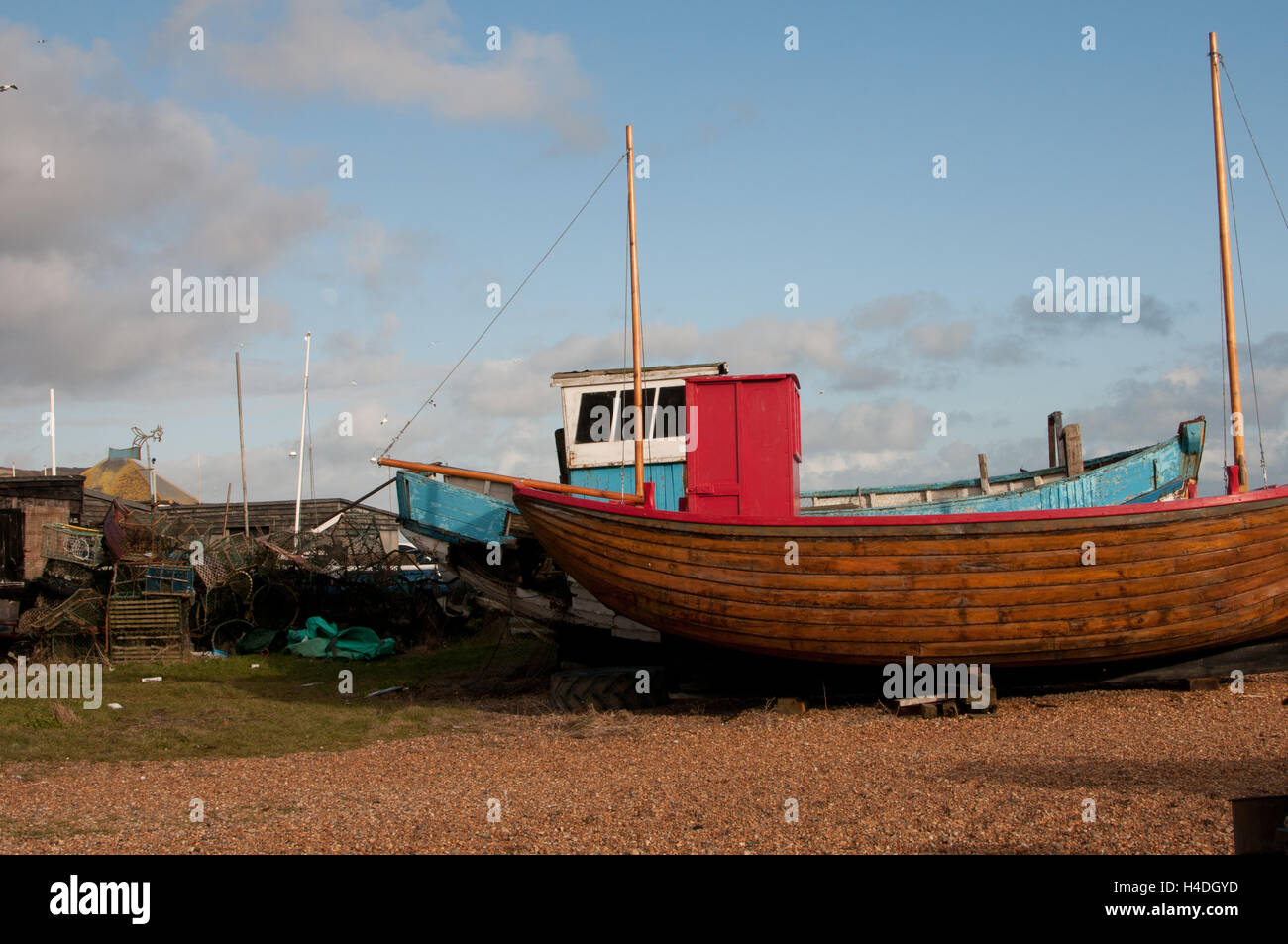 Simple boats hi-res stock photography and images - Alamy