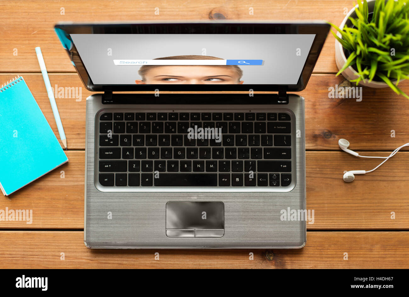 close up of laptop with internet search bar Stock Photo - Alamy