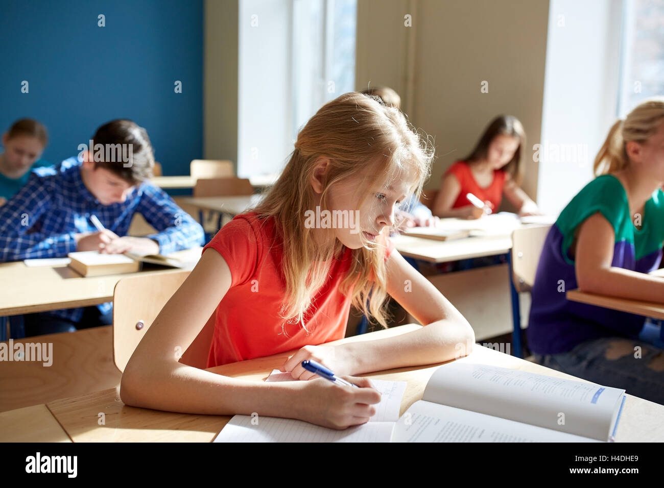Teenage girl test grade hi-res stock photography and images - Alamy