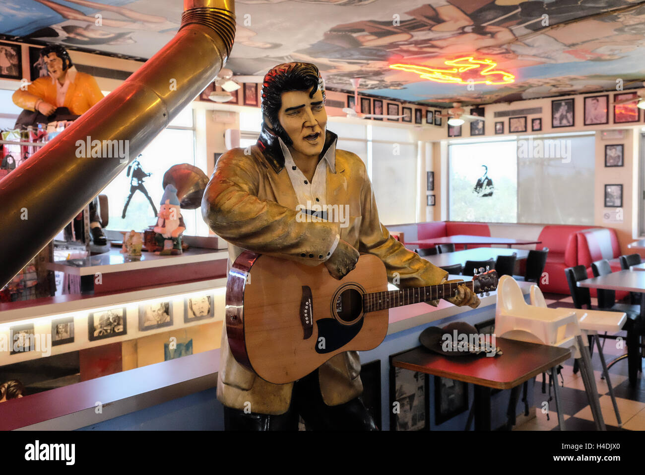 Elvis American Diner in Neve Ilan on the outskirts of Jerusalem Stock ...