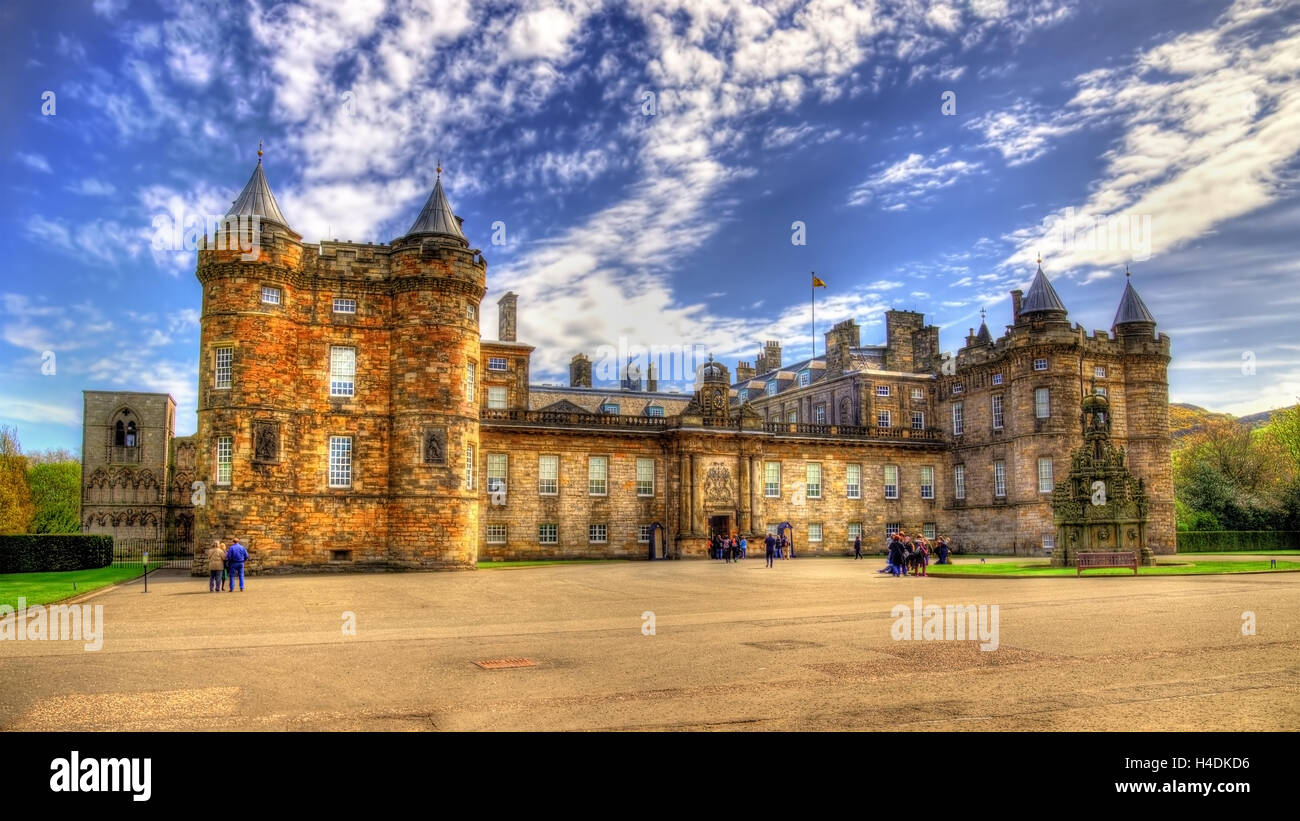 Scotland edinburgh entrance holyrood palace hi-res stock photography ...