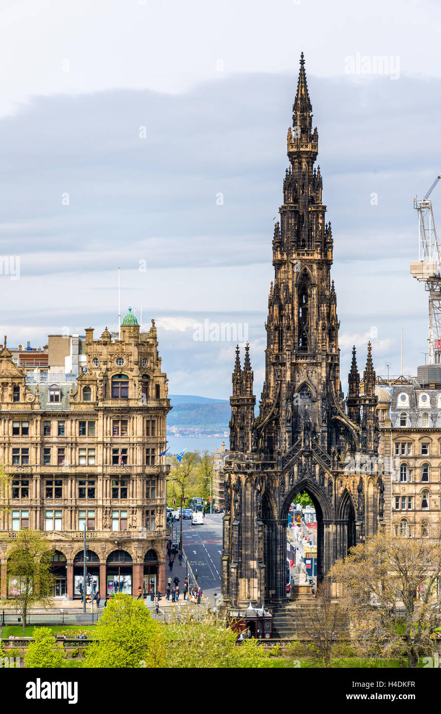 Edinburgh scott monument edinburgh castle hi-res stock photography and ...