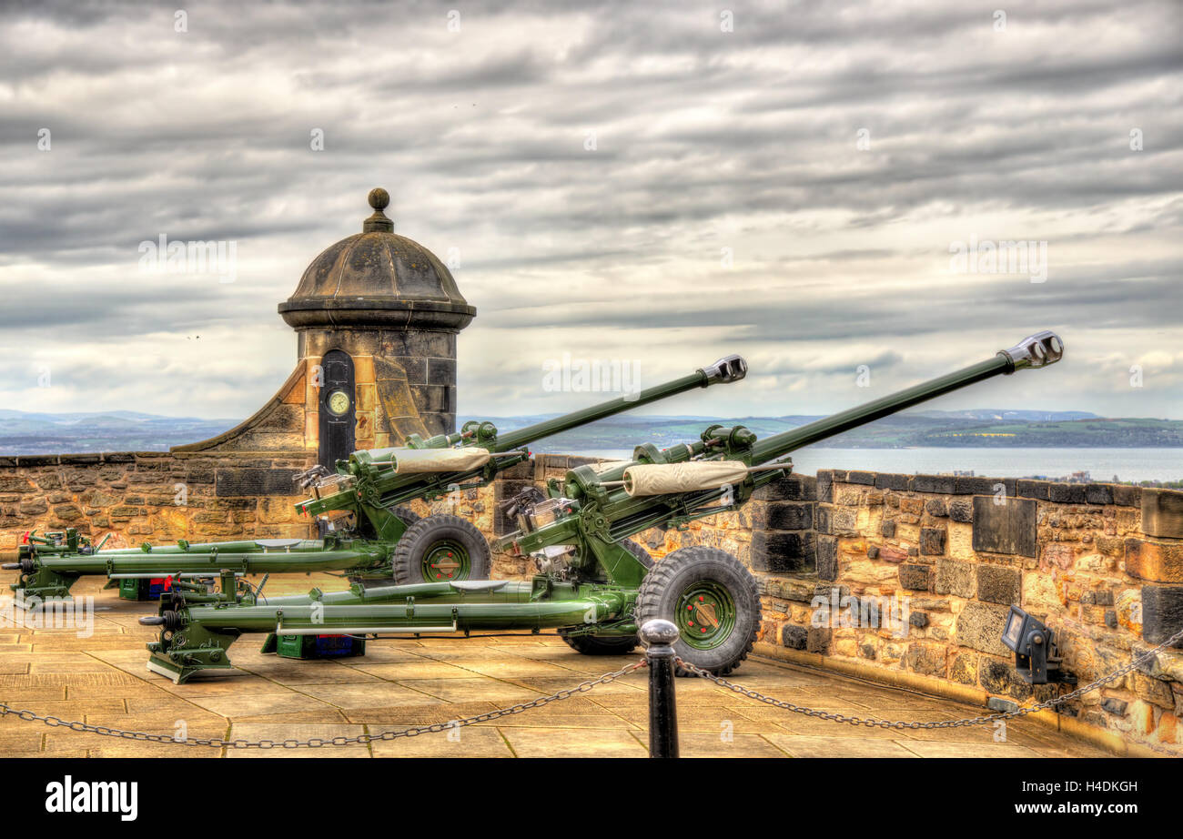 The One O'Clock Gun in Edinburgh Castle - Scotland Stock Photo - Alamy