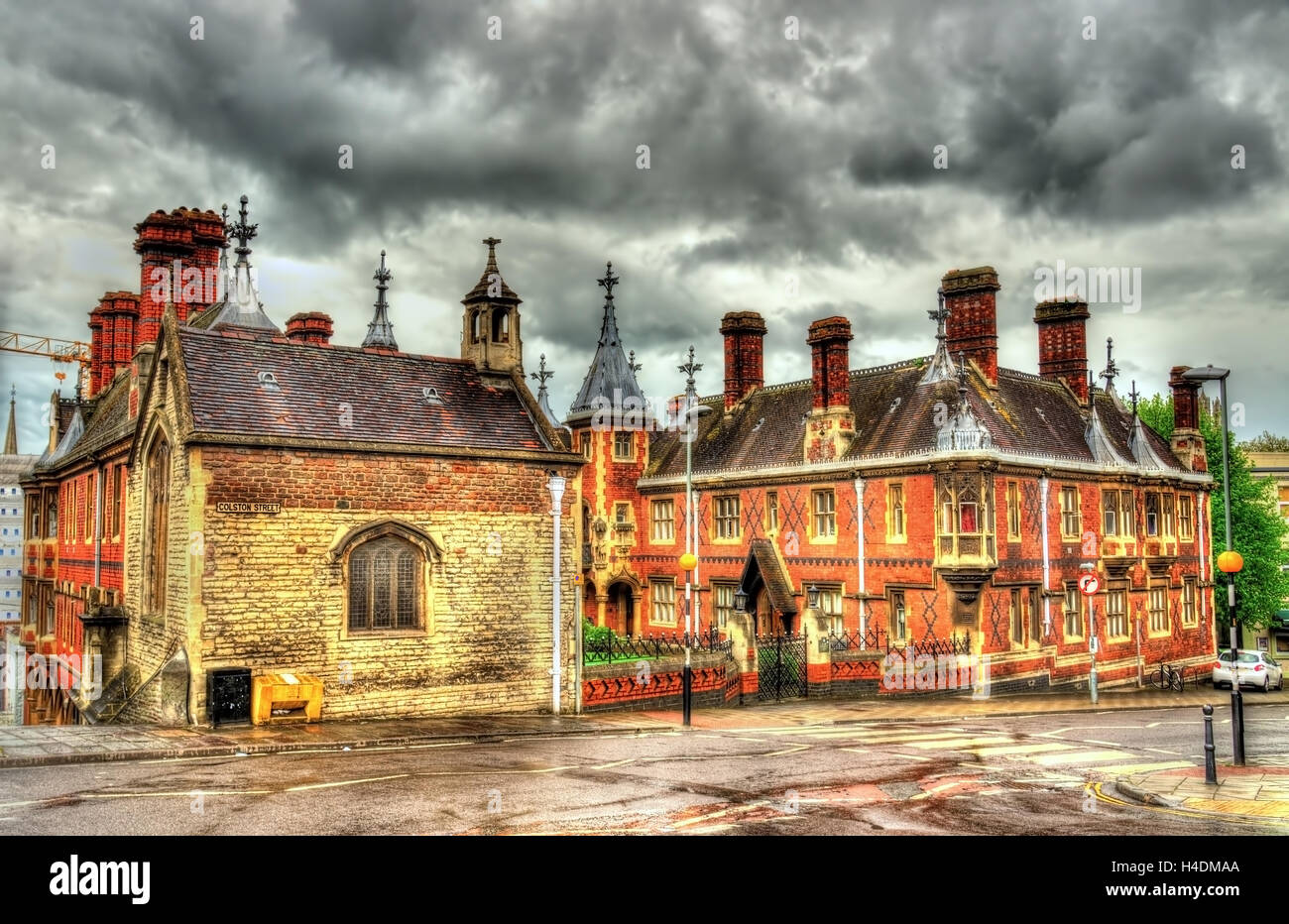 Almshouse bristol hi-res stock photography and images - Alamy